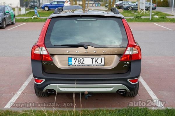 Brown Volvo XC70 2013 in Tallinn, with an engine capacity of 2.40 L and mileage of 257 thousand km for 13000 €, photo 7 on AUTOMOTO.COM.LV