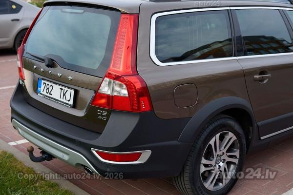 Brown Volvo XC70 2013 in Tallinn, with an engine capacity of 2.40 L and mileage of 257 thousand km for 13000 €, photo 9 on AUTOMOTO.COM.LV