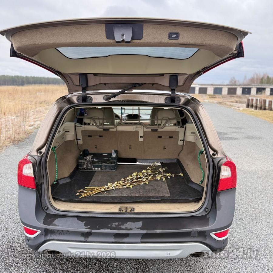 Brūns Volvo XC70 2013 Tallina, ar dzinēja tilpumu 2.40 L un nobraukumu 249 tūkst. km par 9500 €, foto 5 vietnē AUTOMOTO.COM.LV