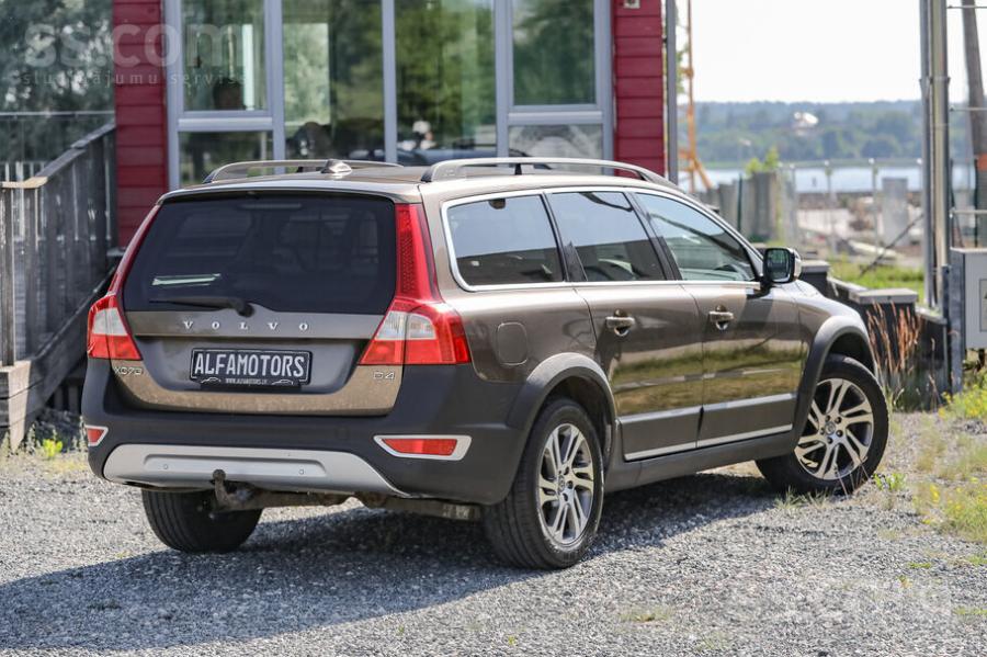 Brūns Volvo XC70 2013 Rīga, ar dzinēja tilpumu 2.00 L un nobraukumu 270 tūkst. km par 7990 €, foto 5 vietnē AUTOMOTO.COM.LV