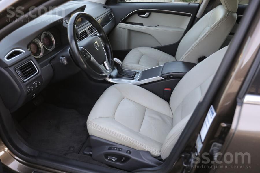 Brūns Volvo XC70 2013 Rīga, ar dzinēja tilpumu 2.00 L un nobraukumu 270 tūkst. km par 7990 €, foto 8 vietnē AUTOMOTO.COM.LV