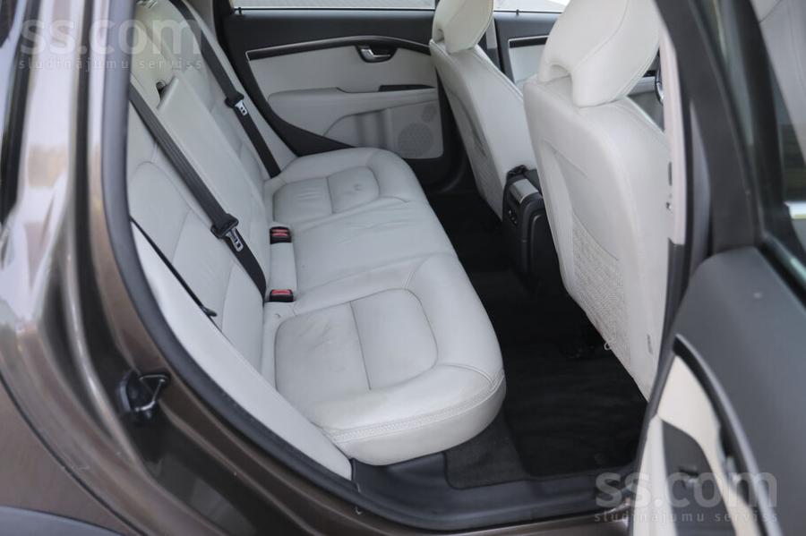 Brūns Volvo XC70 2013 Rīga, ar dzinēja tilpumu 2.00 L un nobraukumu 270 tūkst. km par 7990 €, foto 11 vietnē AUTOMOTO.COM.LV
