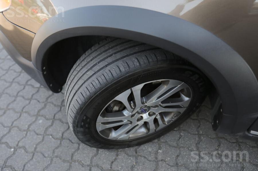 Brūns Volvo XC70 2013 Rīga, ar dzinēja tilpumu 2.00 L un nobraukumu 270 tūkst. km par 7990 €, foto 23 vietnē AUTOMOTO.COM.LV