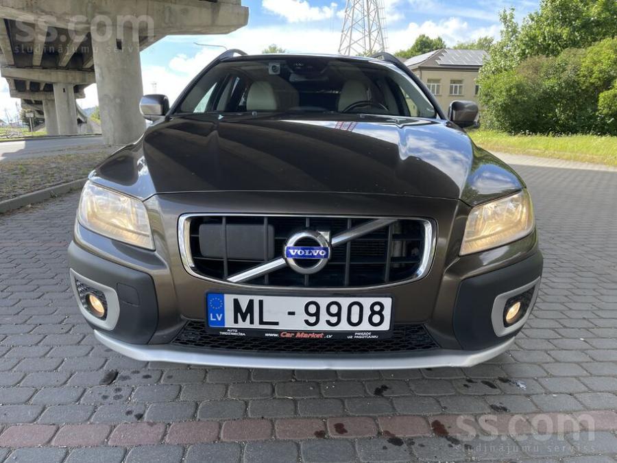 Brown Volvo XC70 2013 in Ventspils, with an engine capacity of 2.00 L and mileage of 252 thousand km for 8990 €, photo 4 on AUTOMOTO.COM.LV