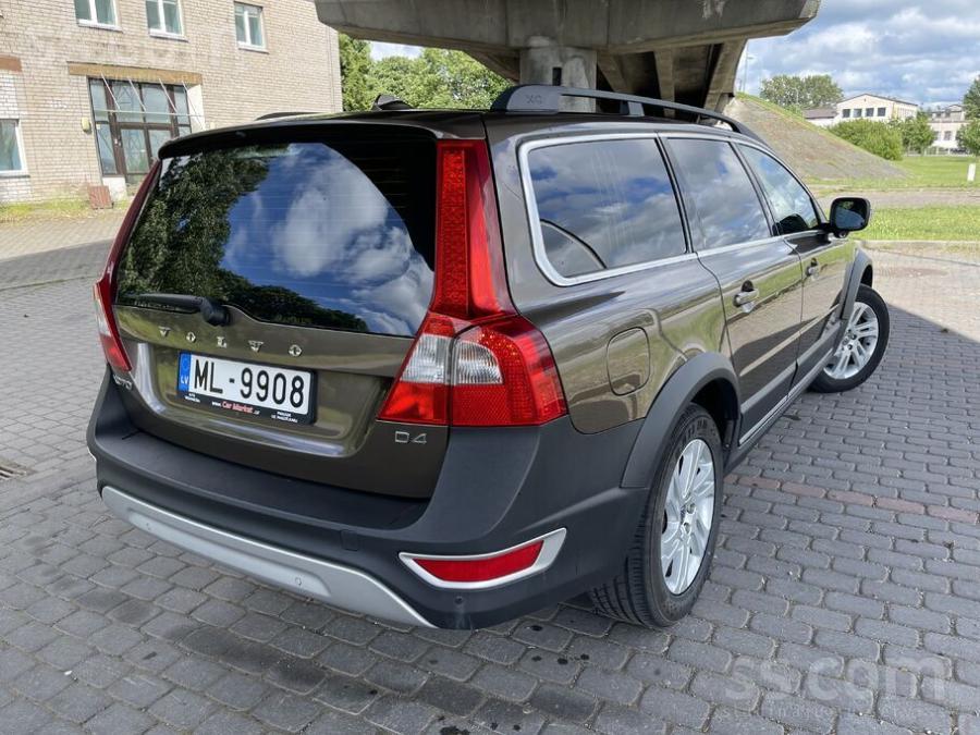 Brown Volvo XC70 2013 in Ventspils, with an engine capacity of 2.00 L and mileage of 252 thousand km for 8990 €, photo 6 on AUTOMOTO.COM.LV