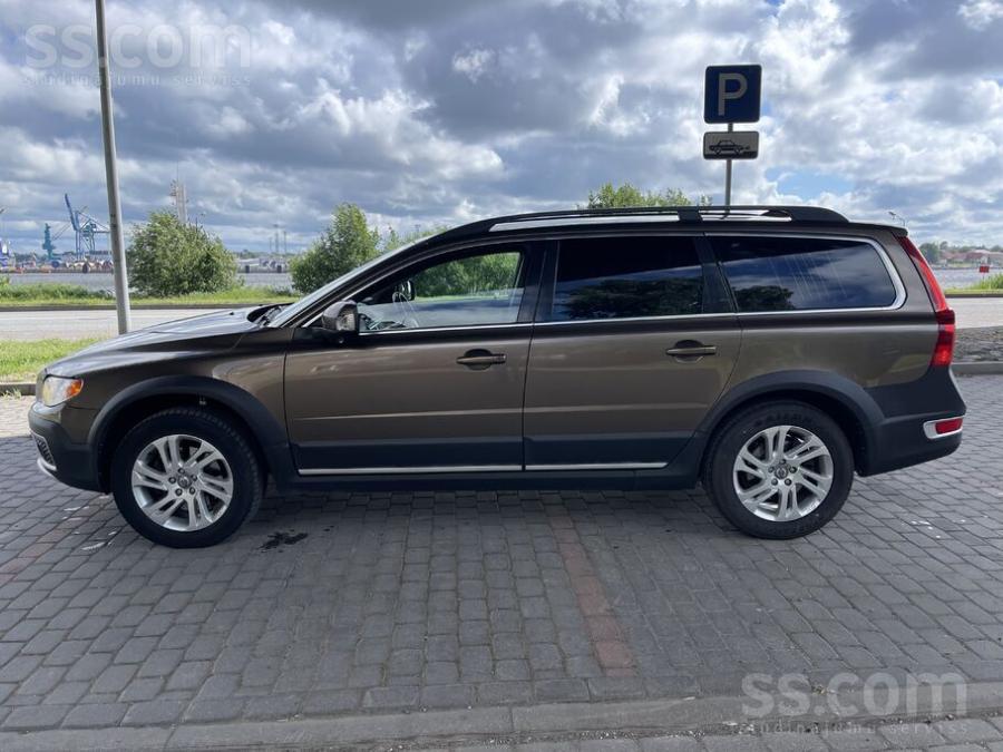 Brown Volvo XC70 2013 in Ventspils, with an engine capacity of 2.00 L and mileage of 252 thousand km for 8990 €, photo 8 on AUTOMOTO.COM.LV