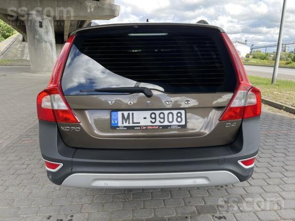 Brown Volvo XC70 2013 in Ventspils, with an engine capacity of 2.00 L and mileage of 252 thousand km for 8990 €, photo 9 on AUTOMOTO.COM.LV
