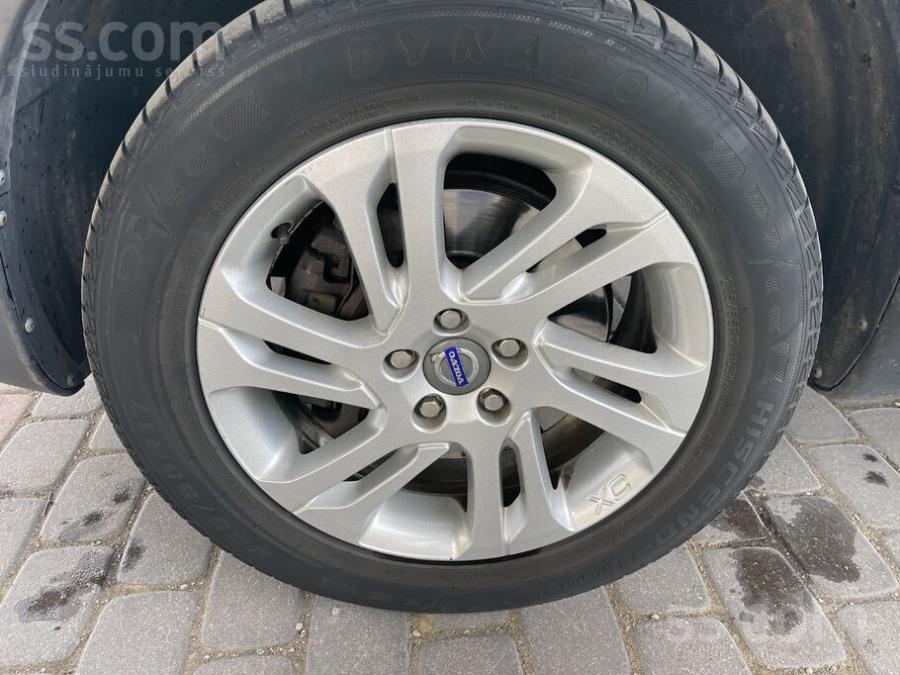 Brown Volvo XC70 2013 in Ventspils, with an engine capacity of 2.00 L and mileage of 252 thousand km for 8990 €, photo 13 on AUTOMOTO.COM.LV