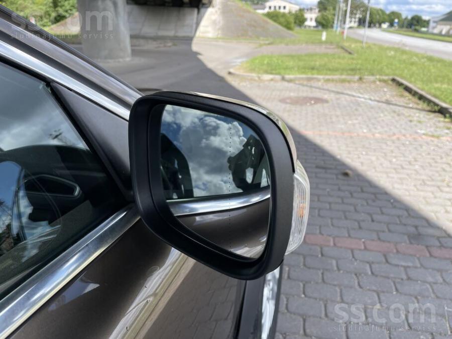 Brown Volvo XC70 2013 in Ventspils, with an engine capacity of 2.00 L and mileage of 252 thousand km for 8990 €, photo 16 on AUTOMOTO.COM.LV