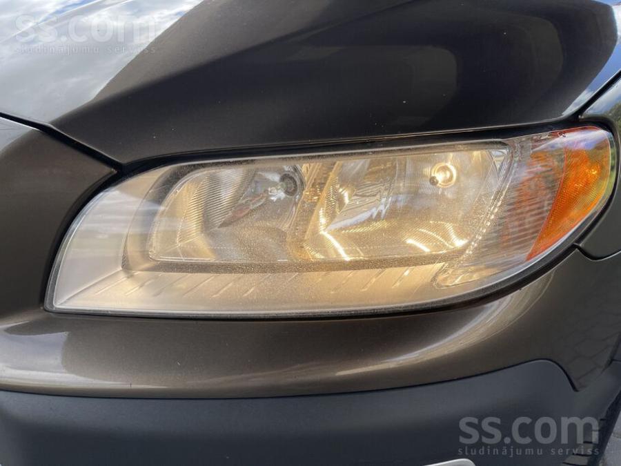Brown Volvo XC70 2013 in Ventspils, with an engine capacity of 2.00 L and mileage of 252 thousand km for 8990 €, photo 23 on AUTOMOTO.COM.LV