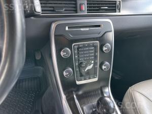 Brown Volvo XC70 2013 in Ventspils, with an engine capacity of 2.00 L and mileage of 252 thousand km for 8990 €, photo 28 on AUTOMOTO.COM.LV