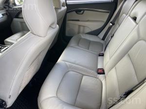 Brown Volvo XC70 2013 in Ventspils, with an engine capacity of 2.00 L and mileage of 252 thousand km for 8990 €, photo 33 on AUTOMOTO.COM.LV
