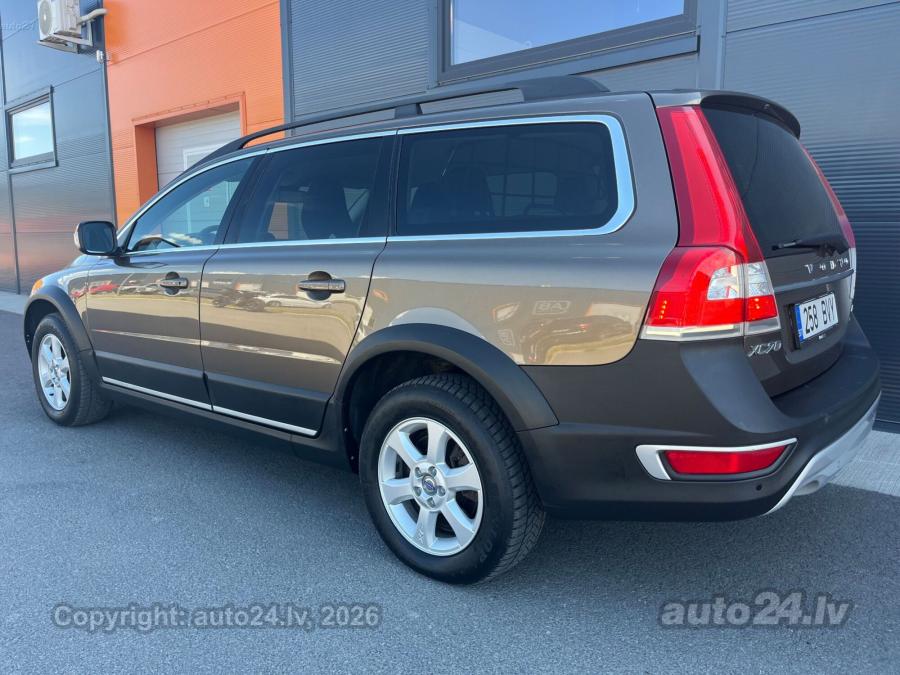 Brūns Volvo XC70 2013 Kuresāre, ar dzinēja tilpumu 2.40 L un nobraukumu 365 tūkst. km par 9990 €, foto 5 vietnē AUTOMOTO.COM.LV