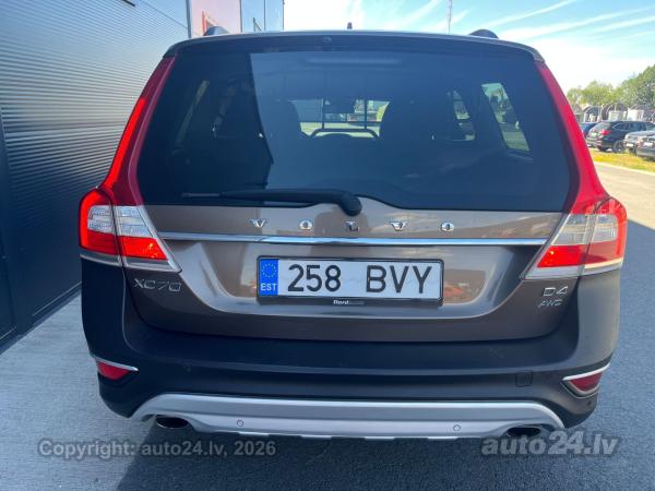 Brūns Volvo XC70 2013 Kuresāre, ar dzinēja tilpumu 2.40 L un nobraukumu 365 tūkst. km par 9990 €, foto 5 vietnē AUTOMOTO.COM.LV