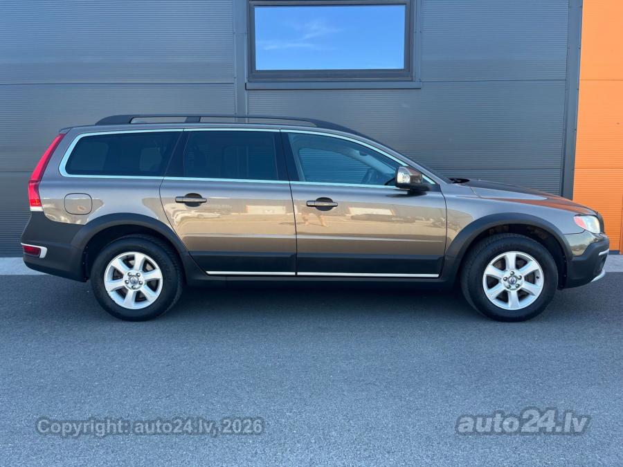 Brūns Volvo XC70 2013 Kuresāre, ar dzinēja tilpumu 2.40 L un nobraukumu 365 tūkst. km par 9990 €, foto 8 vietnē AUTOMOTO.COM.LV