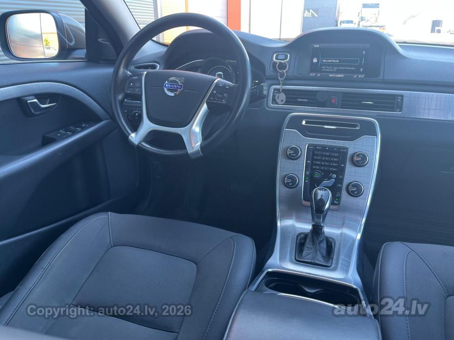 Brūns Volvo XC70 2013 Kuresāre, ar dzinēja tilpumu 2.40 L un nobraukumu 365 tūkst. km par 9990 €, foto 11 vietnē AUTOMOTO.COM.LV