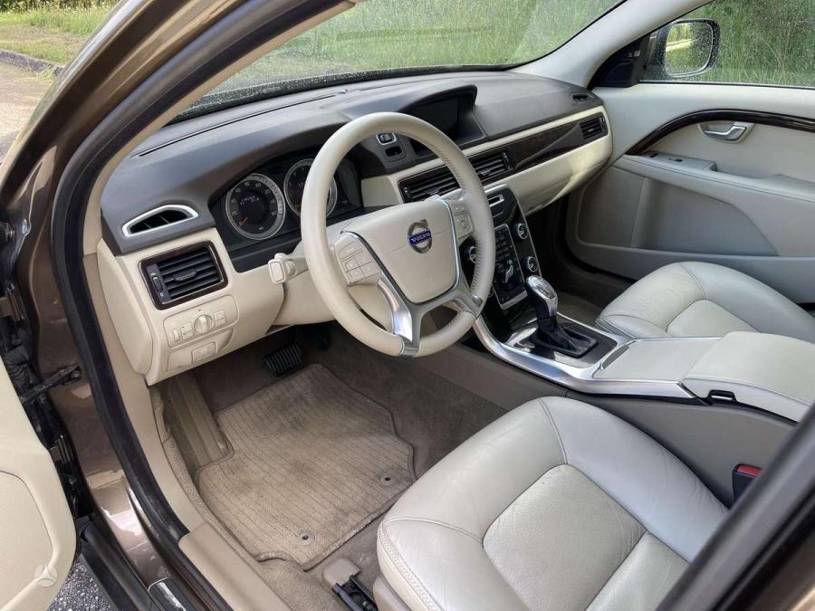 Brūns Volvo XC70 2013 Šauļi, ar dzinēja tilpumu 2.95 L un nobraukumu 234 tūkst. km par 8950 €, foto 9 vietnē AUTOMOTO.COM.LV