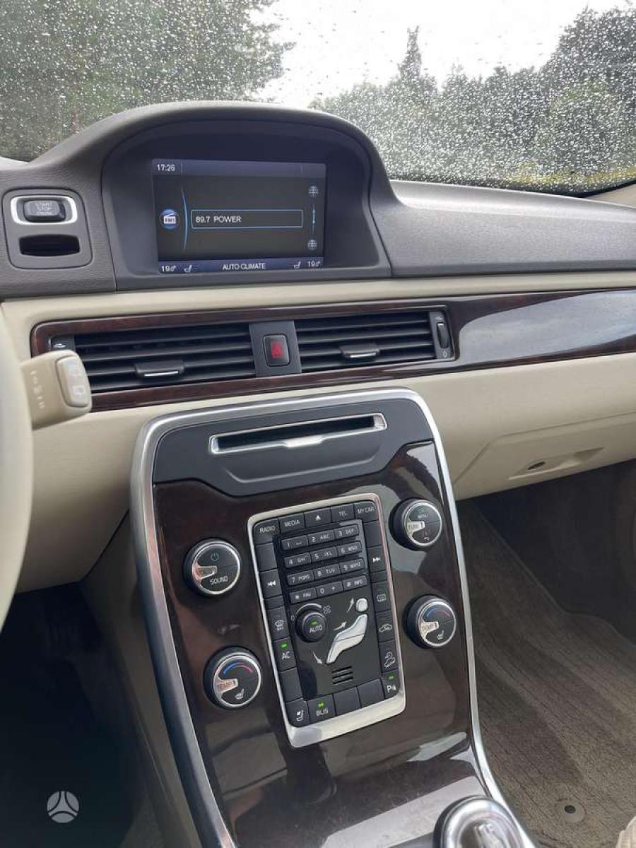 Brūns Volvo XC70 2013 Šauļi, ar dzinēja tilpumu 2.95 L un nobraukumu 234 tūkst. km par 8950 €, foto 12 vietnē AUTOMOTO.COM.LV