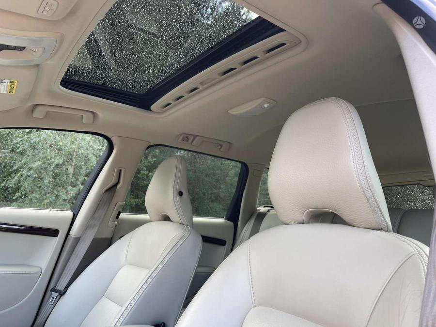 Brūns Volvo XC70 2013 Šauļi, ar dzinēja tilpumu 2.95 L un nobraukumu 234 tūkst. km par 8950 €, foto 14 vietnē AUTOMOTO.COM.LV