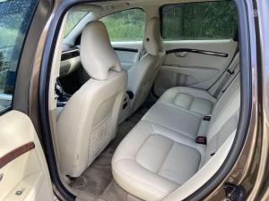 Brūns Volvo XC70 2013 Šauļi, ar dzinēja tilpumu 2.95 L un nobraukumu 234 tūkst. km par 8950 €, foto 15 vietnē AUTOMOTO.COM.LV