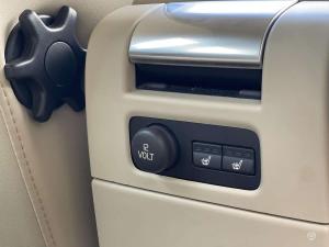 Brūns Volvo XC70 2013 Šauļi, ar dzinēja tilpumu 2.95 L un nobraukumu 234 tūkst. km par 8950 €, foto 21 vietnē AUTOMOTO.COM.LV