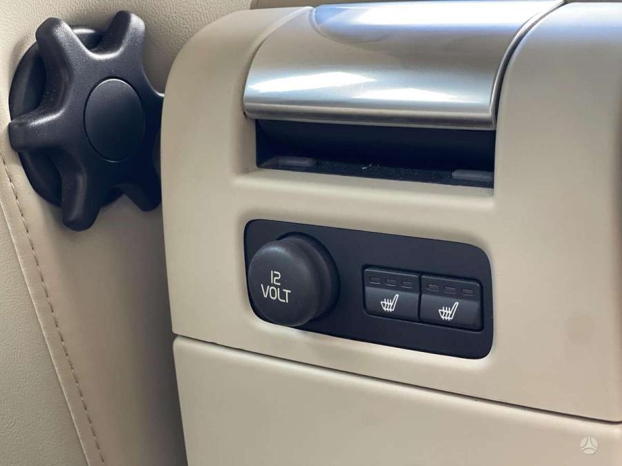 Brūns Volvo XC70 2013 Šauļi, ar dzinēja tilpumu 2.95 L un nobraukumu 234 tūkst. km par 8950 €, foto 21 vietnē AUTOMOTO.COM.LV
