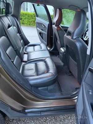 Brūns Volvo XC70 2013 Tallina, ar dzinēja tilpumu 2.40 L un nobraukumu 326 tūkst. km par 10499 €, foto 22 vietnē AUTOMOTO.COM.LV
