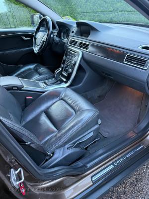 Brūns Volvo XC70 2013 Tallina, ar dzinēja tilpumu 2.40 L un nobraukumu 326 tūkst. km par 10499 €, foto 28 vietnē AUTOMOTO.COM.LV