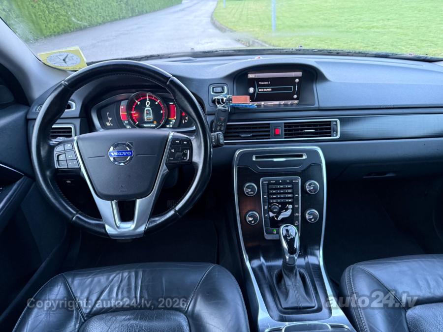 Brūns Volvo XC70 2013 Tallina, ar dzinēja tilpumu 2.40 L un nobraukumu 326 tūkst. km par 10499 €, foto 30 vietnē AUTOMOTO.COM.LV