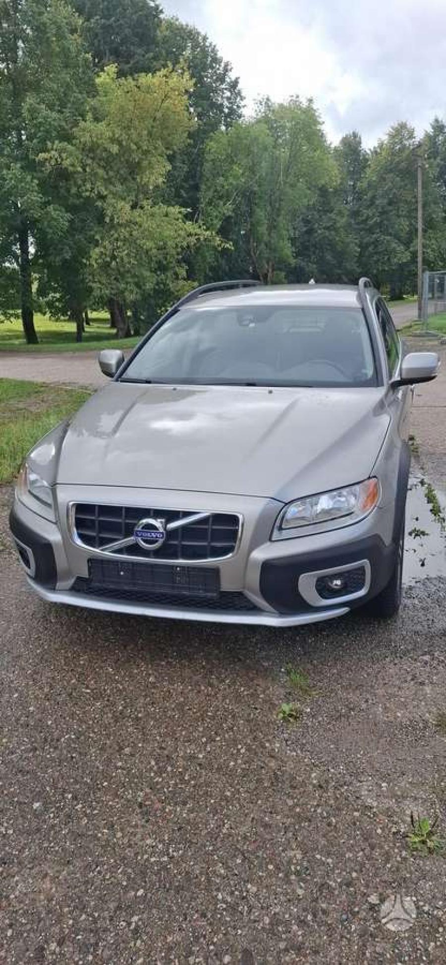 Brown Volvo XC70 2013 in Kretinga, with an engine capacity of 2.40 L and mileage of 331 thousand km for 9200 €, photo 14 on AUTOMOTO.COM.LV