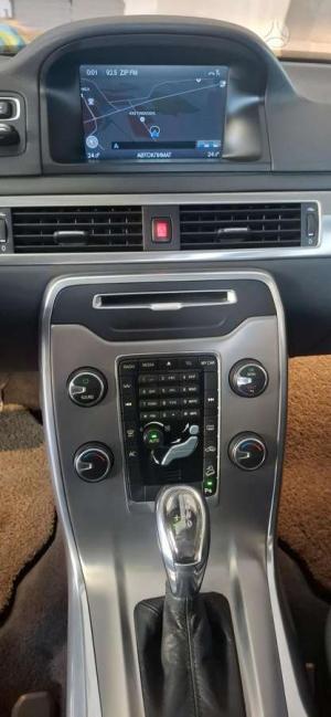 Brown Volvo XC70 2013 in Kretinga, with an engine capacity of 2.40 L and mileage of 331 thousand km for 9200 €, photo 22 on AUTOMOTO.COM.LV