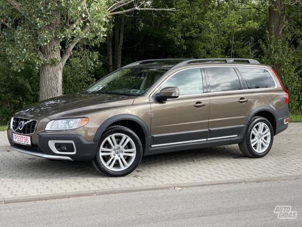 Volvo XC70 2013 in Siauliai on AUTOMOTO.COM.LV Brown Volvo XC70 2013 in Siauliai, with an engine capacity of 3.00 L and mileage of 234 thousand km for 8600 β¬, photo 1 on AUTOMOTO.COM.LV