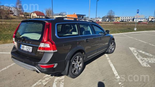 Brown Volvo XC70 2014 in Rezekne, with an engine capacity of 2.00 L and mileage of 306 thousand km for 11700 €, photo 4 on AUTOMOTO.COM.LV