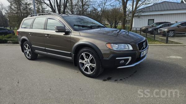 Brown Volvo XC70 2014 in Rezekne, with an engine capacity of 2.00 L and mileage of 306 thousand km for 11700 €, photo 9 on AUTOMOTO.COM.LV