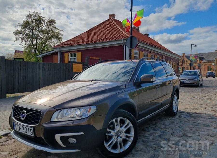 Brūns Volvo XC70 2014 Jelgava, ar dzinēja tilpumu 2.40 L un nobraukumu 212 tūkst. km par 2500 €, foto 8 vietnē AUTOMOTO.COM.LV