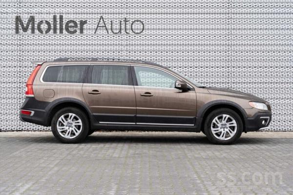 Brown Volvo XC70 2014 in Riga, with an engine capacity of 2.00 L and mileage of 289 thousand km for 8900 €, photo 5 on AUTOMOTO.COM.LV