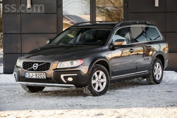 Brown Volvo XC70 2014 in Jelgava, with an engine capacity of 2.40 L and mileage of 0 thousand km for 12590 €, photo 2 on AUTOMOTO.COM.LV