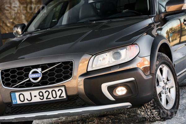 Brown Volvo XC70 2014 in Jelgava, with an engine capacity of 2.40 L and mileage of 0 thousand km for 12590 €, photo 4 on AUTOMOTO.COM.LV