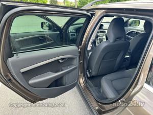 Brūns Volvo XC70 2014 Tallina, ar dzinēja tilpumu 2.40 L un nobraukumu 215 tūkst. km par 14000 €, foto 4 vietnē AUTOMOTO.COM.LV