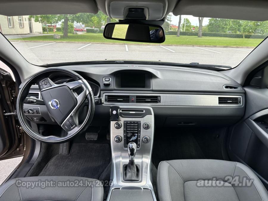 Brūns Volvo XC70 2014 Tallina, ar dzinēja tilpumu 2.40 L un nobraukumu 215 tūkst. km par 14000 €, foto 7 vietnē AUTOMOTO.COM.LV