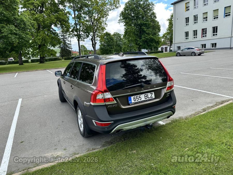 Brūns Volvo XC70 2014 Tallina, ar dzinēja tilpumu 2.40 L un nobraukumu 215 tūkst. km par 14000 €, foto 8 vietnē AUTOMOTO.COM.LV