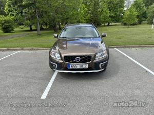 Brūns Volvo XC70 2014 Tallina, ar dzinēja tilpumu 2.40 L un nobraukumu 215 tūkst. km par 14000 €, foto 15 vietnē AUTOMOTO.COM.LV