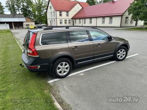 Brūns Volvo XC70 2014 Tallina, ar dzinēja tilpumu 2.40 L un nobraukumu 215 tūkst. km par 14000 €, foto 22 vietnē AUTOMOTO.COM.LV