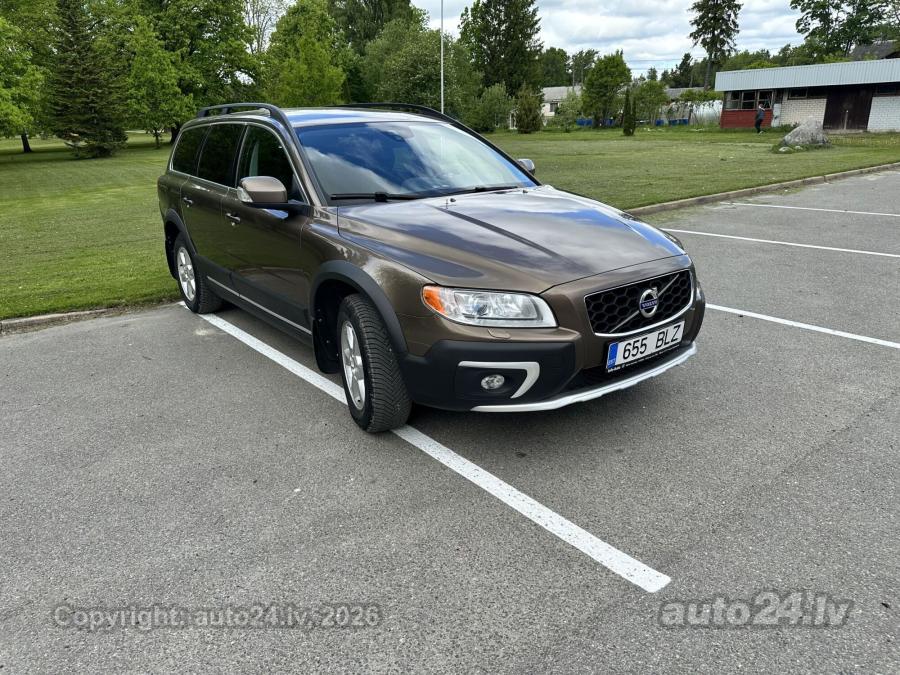 Brūns Volvo XC70 2014 Tallina, ar dzinēja tilpumu 2.40 L un nobraukumu 215 tūkst. km par 14000 €, foto 23 vietnē AUTOMOTO.COM.LV