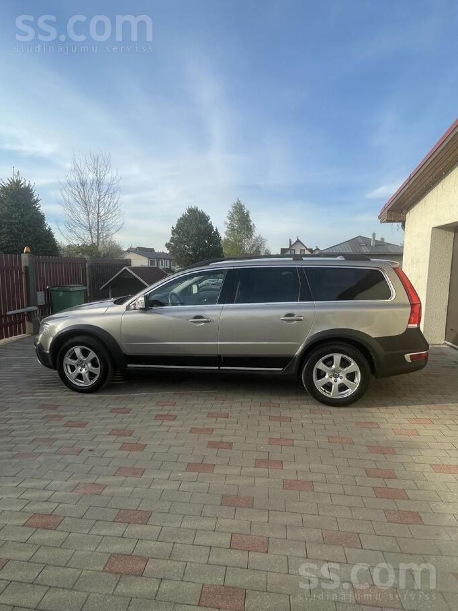 Brūns Volvo XC70 2014 Rīga, ar dzinēja tilpumu 2.00 L un nobraukumu 333 tūkst. km par 8300 €, foto 3 vietnē AUTOMOTO.COM.LV