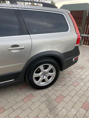 Brūns Volvo XC70 2014 Rīga, ar dzinēja tilpumu 2.00 L un nobraukumu 333 tūkst. km par 8300 €, foto 14 vietnē AUTOMOTO.COM.LV