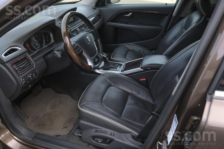 Brūns Volvo XC70 2014 Rīga, ar dzinēja tilpumu 2.00 L un nobraukumu 0 tūkst. km par 8990 €, foto 8 vietnē AUTOMOTO.COM.LV