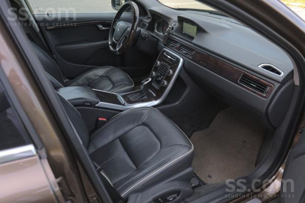 Brown Volvo XC70 2014 in Riga, with an engine capacity of 2.00 L and mileage of 0 thousand km for 8990 €, photo 8 on AUTOMOTO.COM.LV