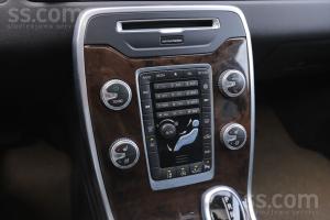 Brūns Volvo XC70 2014 Rīga, ar dzinēja tilpumu 2.00 L un nobraukumu 0 tūkst. km par 8990 €, foto 15 vietnē AUTOMOTO.COM.LV
