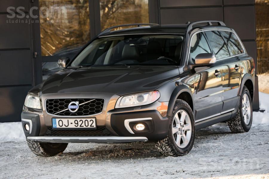 Brown Volvo XC70 2014 in Jelgava, with an engine capacity of 2.40 L and mileage of 0 thousand km for 11490 €, photo 4 on AUTOMOTO.COM.LV